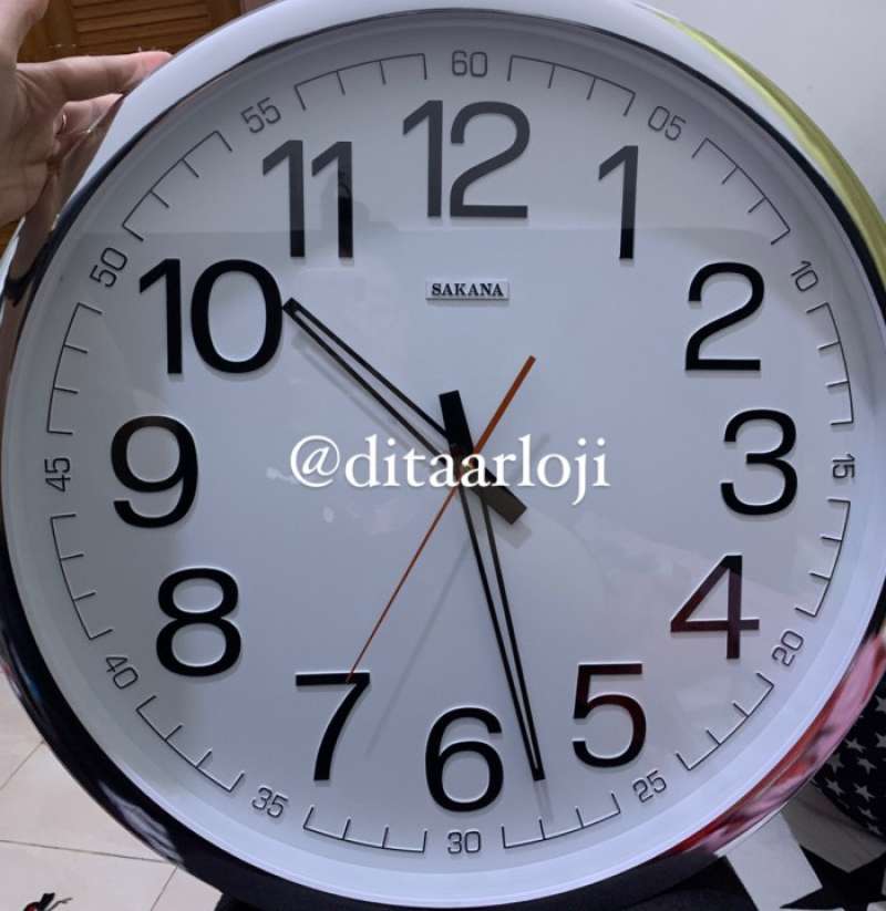 Promo jam dinding sakana besar diameter 50cm putih Diskon 33% di Seller ...