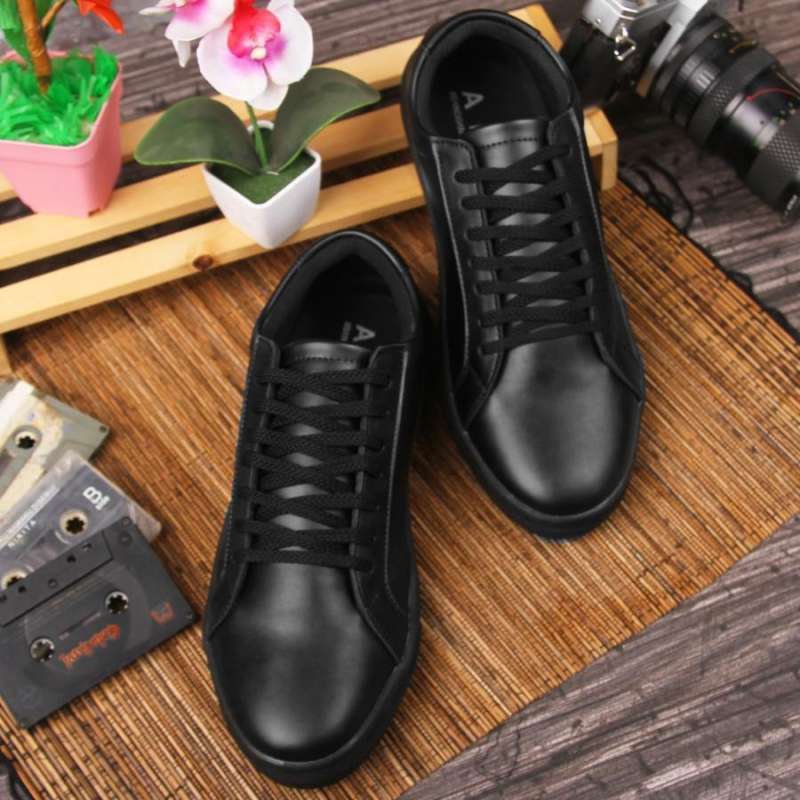 Jual Victor Full Black |manneedme X Arf| Sepatu Sneakers Pria Casual ...