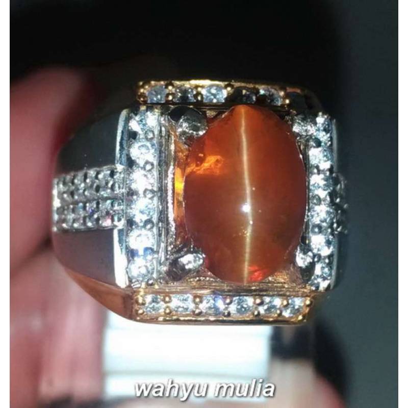 Bahan Batu Mata Kucing