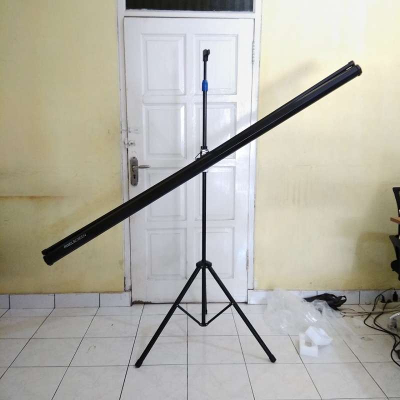 Jual Layar Proyektor Dinding Screen 4:3 Projector Tripod 70 Terlaris Di ...