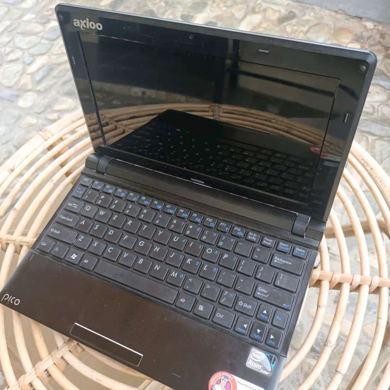 Jual Notebook Laptop Labtop Axioo Pico M1100 Intel Atom 10 Inch Di ...