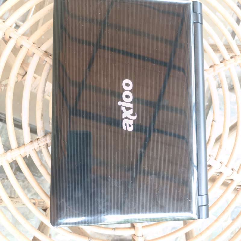 Jual Notebook Laptop Labtop Axioo Pico M1100 Intel Atom 10 Inch Di ...