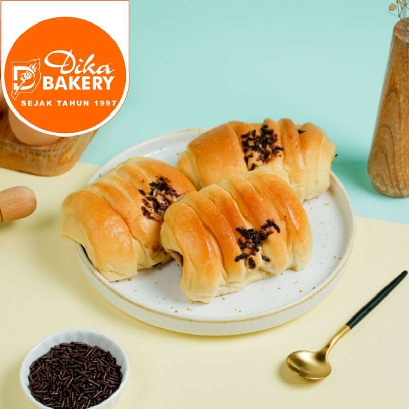 Jual Roti Kue Basah Pisang Coklat Dika Bakery di Seller Dika Bakery ...