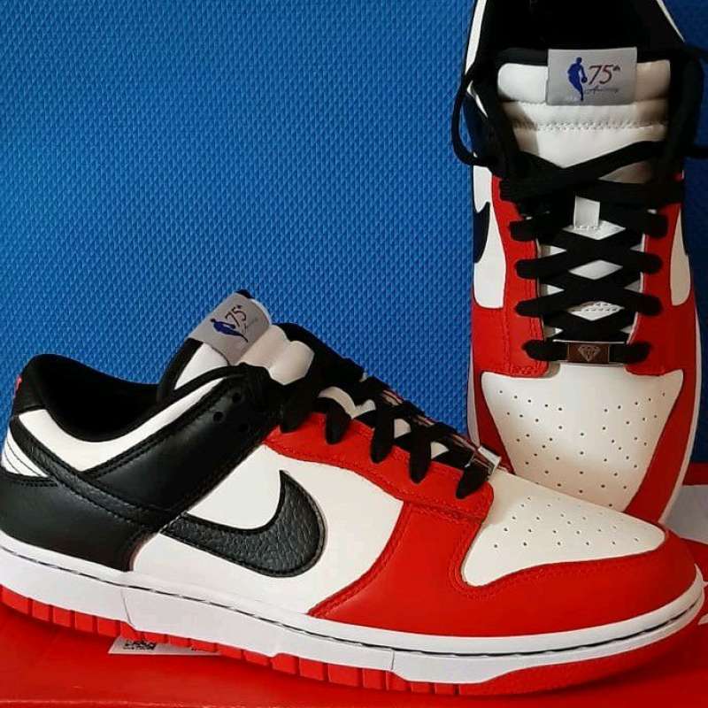 Jual Nike dunk low Emb 75th anniversary Chicago original di Seller Muis ...