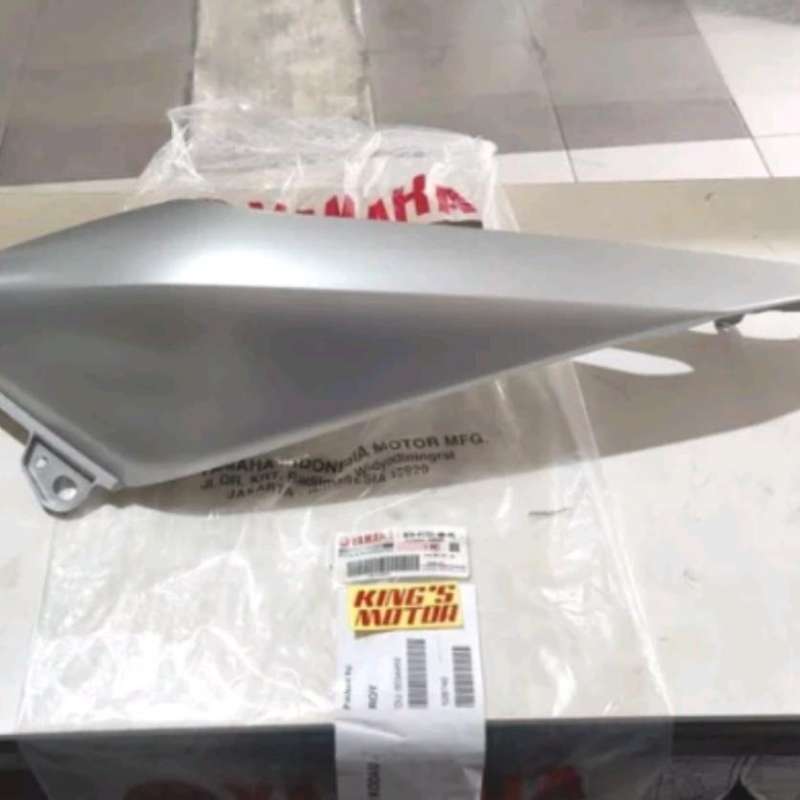 Jual Cover Body Belakang Xmax Silver Original Yamaha Satuan Kanan Atau ...