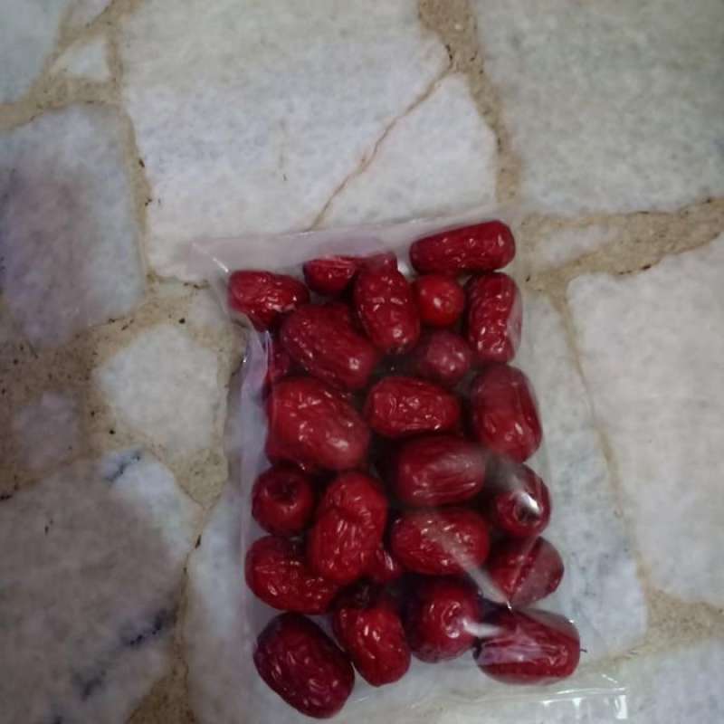 Jual kurma merah Tiongkok red dates ang co 100 gram di Seller Fonzgalz ...