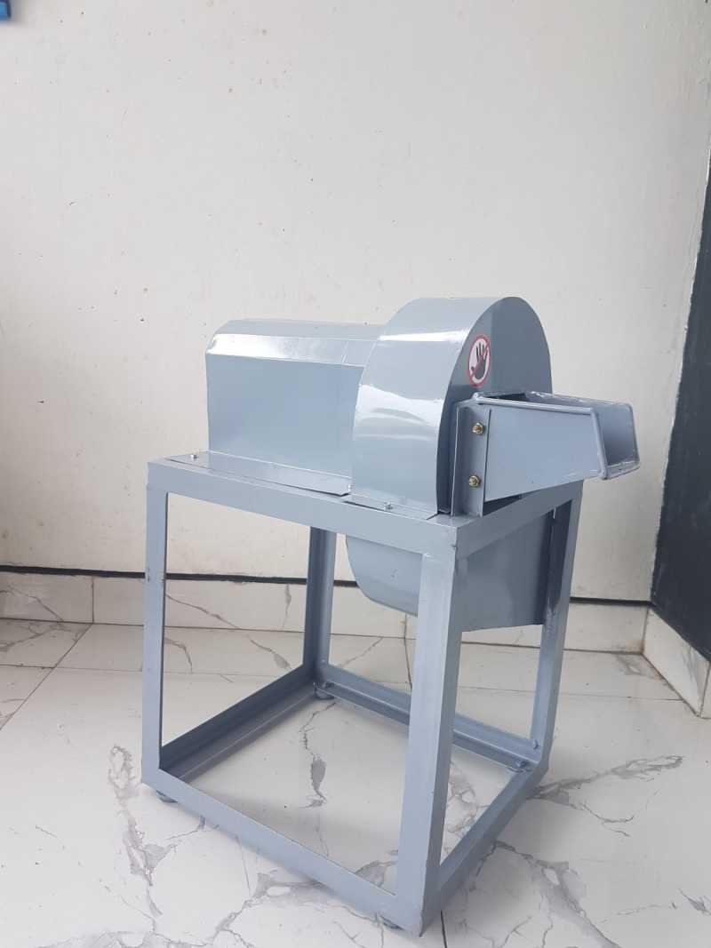 Jual Mesin Cacah Rumput Mini Listrik Pencacah Rumput Otomatis di Seller ...