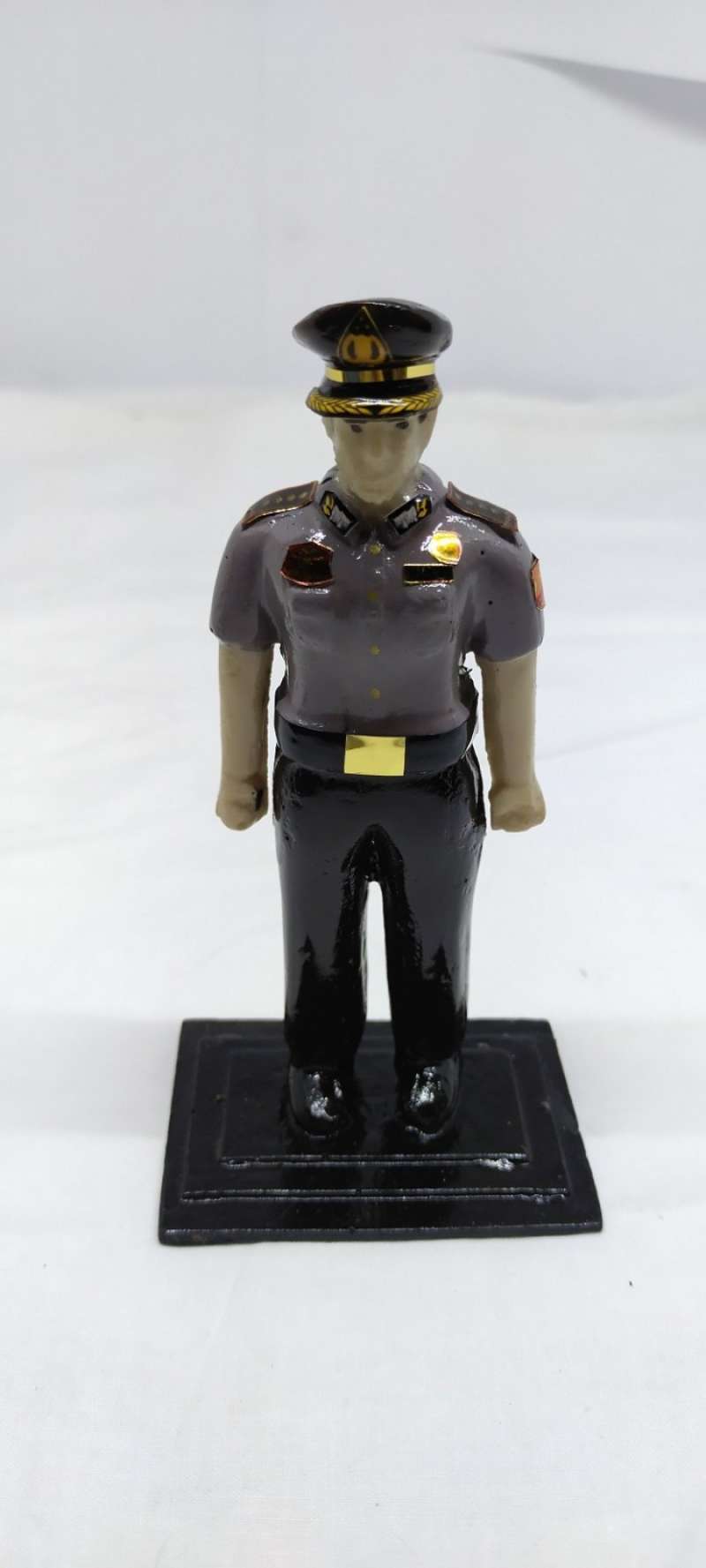 Promo Miniatur Patung Polisi L Miniatur Polisi Diskon 11% Di Seller ...