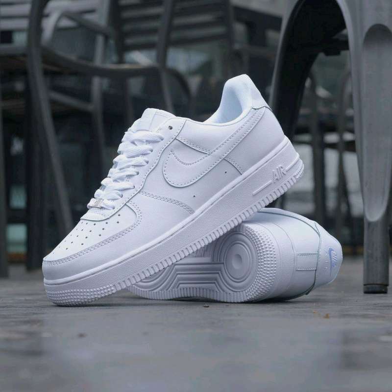 Promo Sepatu Pria Nike Original Air Force 1 Full White Diskon 21% Di ...