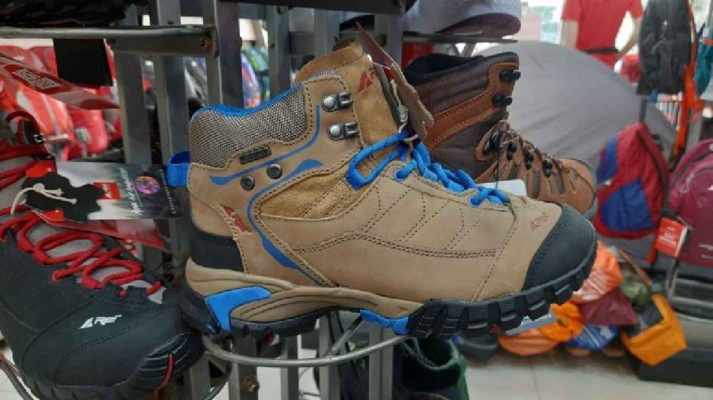 Jual Sepatu Gunung Outdoor Rei Silverback Shoes Arei Outdoorgear Di ...