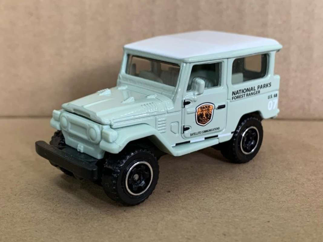 Jual Matchbox 1968 Toyota Land Cruiser FJ40 National Parks White Roof ...