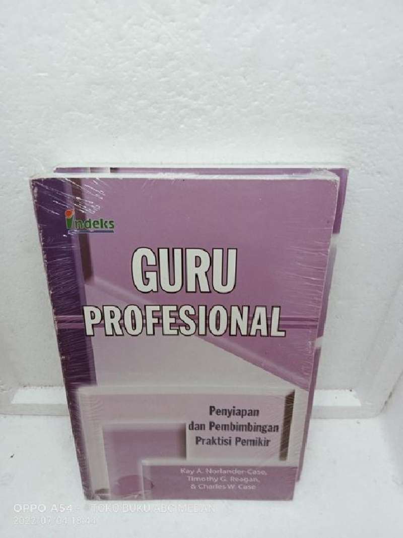 Jual Buku Guru Profesional Penyiapan Dan Pembimbingan Paraktisi Pemikir ...