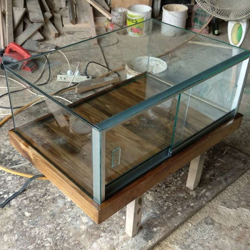 Jual Food Display Etalase Frameless Roti Kue Customize Cafe Resto ...