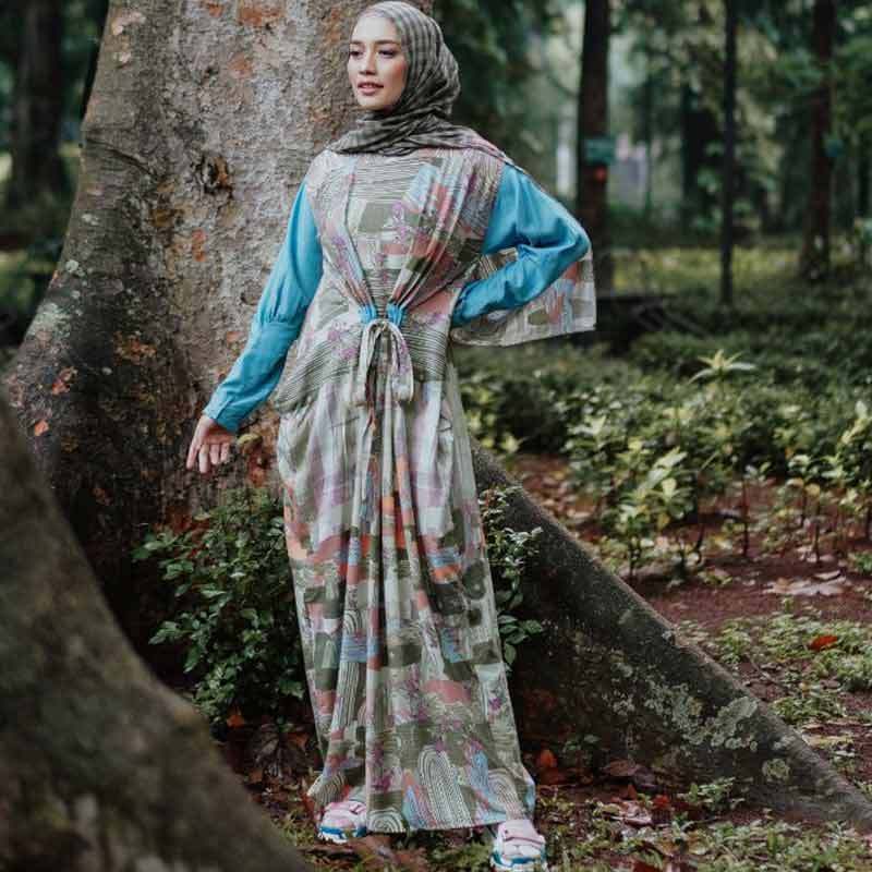 Jual Ria Miranda Morikuru Series Numa Long Dress Wanita - Sage Green ...