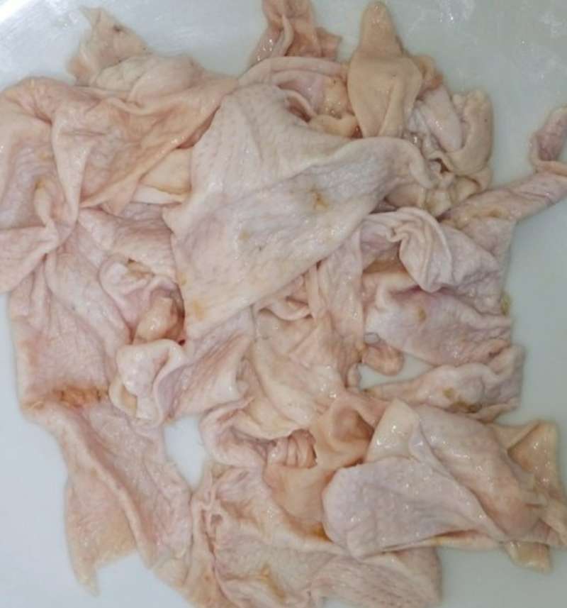 Jual kulit ayam frozen 1kg /kulit bagian dada/kulit ayam murah/kulit ...