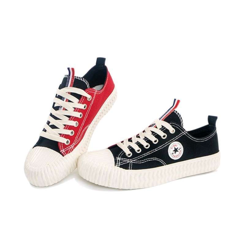 Warna Sepatu Converse yang Cocok untuk Wanita - Blibli Friends