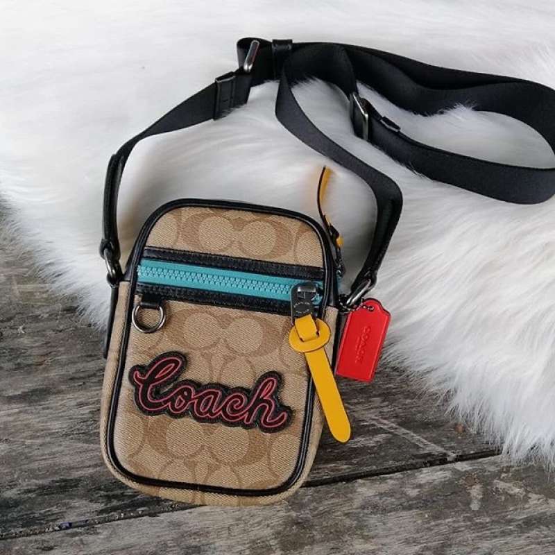 Promo Tas COACH TERRAIN CROSSBODY IN SIGNATURE CANVAS (F72930) Diskon ...