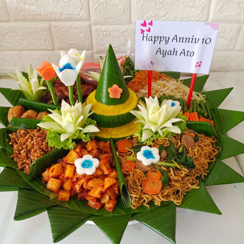Jual Nasi Tumpeng Kuning Ukuran Besar Porsi Bervariasi - Porsi 30 Di ...