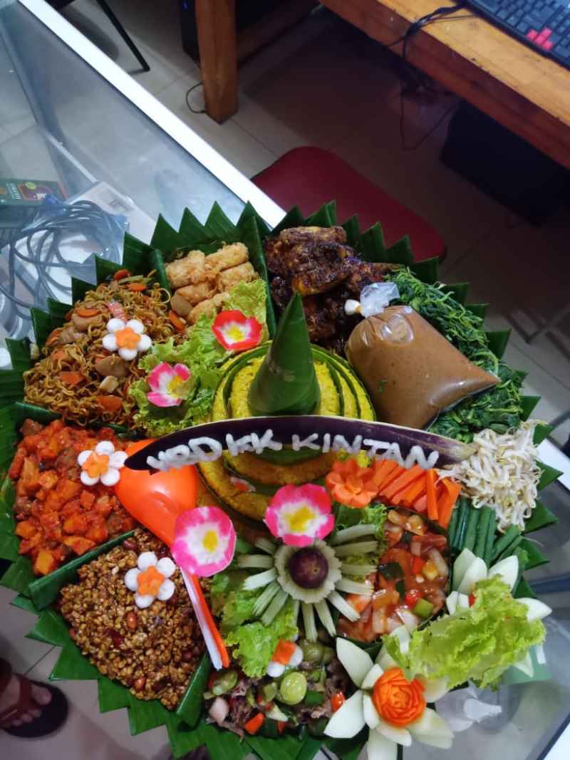 Jual Nasi Tumpeng Kuning Ukuran Besar Porsi Bervariasi - Porsi 30 Di ...