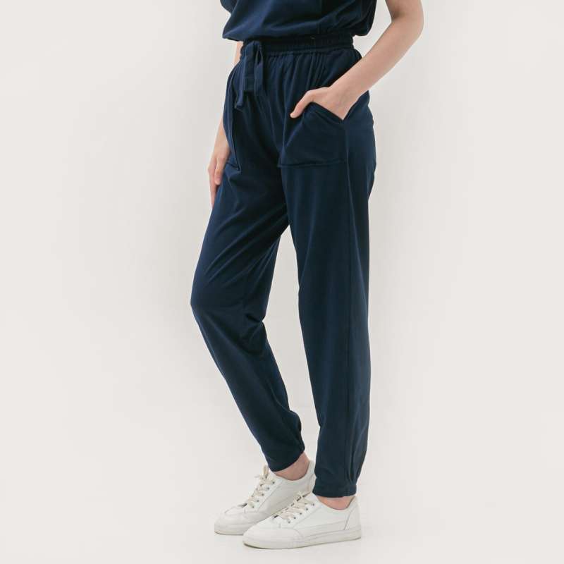 15 Rekomendasi Celana Hamil Buat Ibu Tetap Nyaman Saat Beraktivitas (2023)