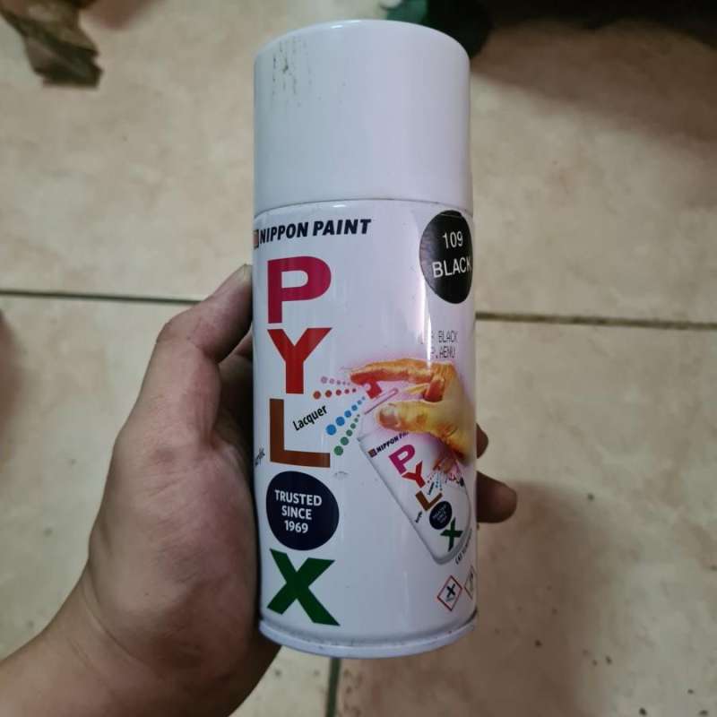 Jual Cat Semprot Pylox Nippon Paint 300cc Black 109 di Seller TB ACC ...