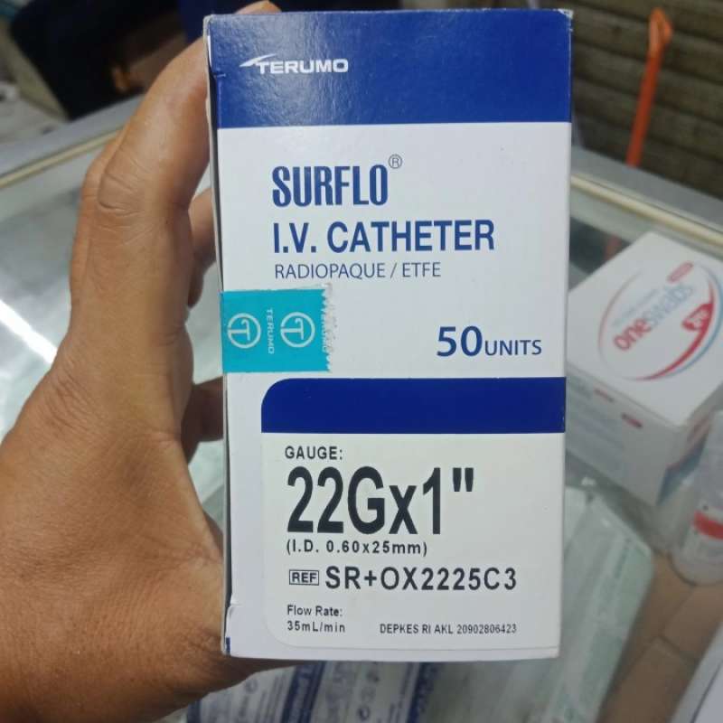 Jual TERUMO SURFLO IV CATHETER 22G x 1 (50unit/box) di Seller Ella ...