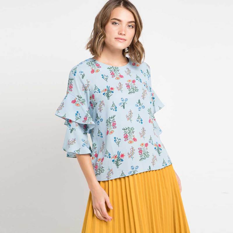 Berangkat Kerja Makin Kece, Gunakan 15 Rekomendasi Blouse Wanita ...