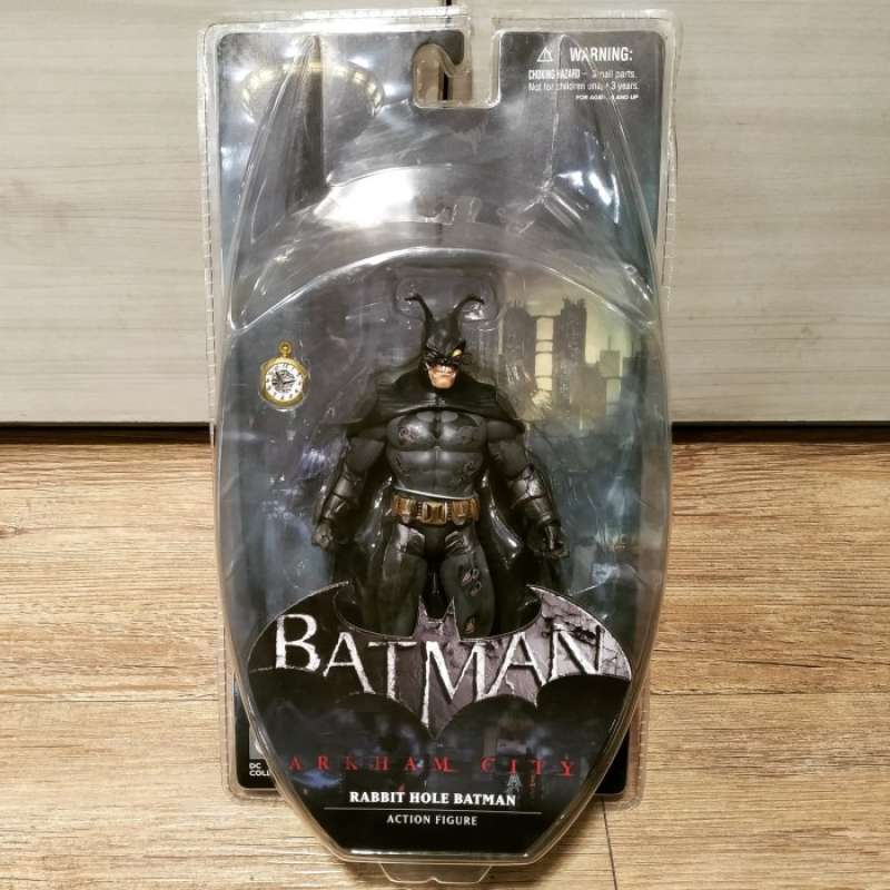 Promo Dc Collectibles Rabbit Hole Batman Arkham City Diskon 20% Di ...