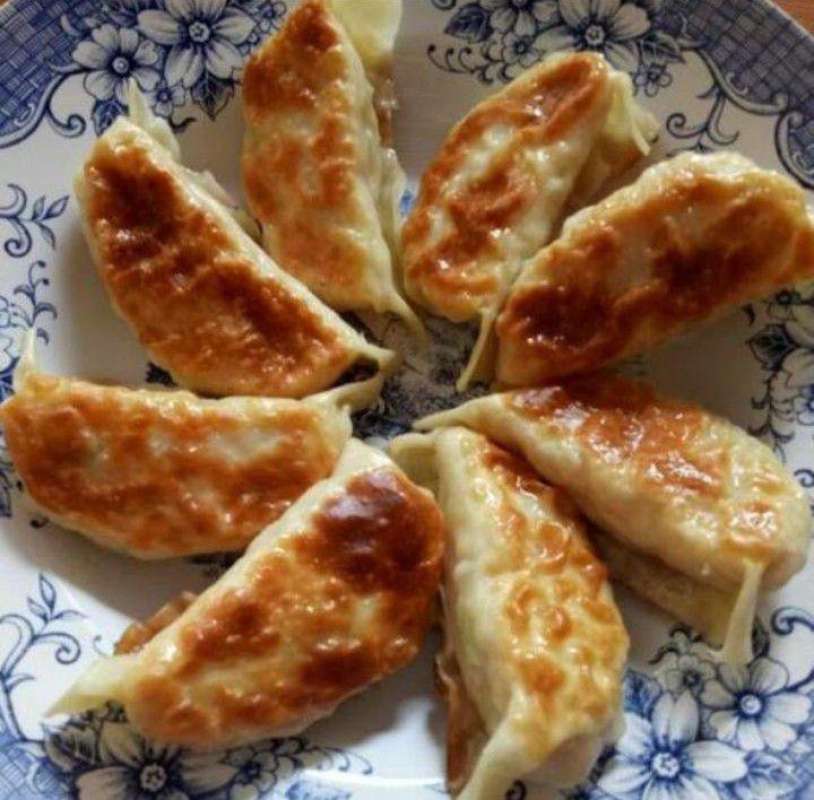 Jual KUOTIE AYAM UDANG / GYOZA DIMSUM FROZEN FOOD 1 PACK ISI 8 di ...