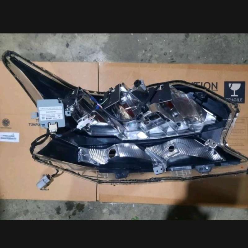 Jual Headlamp Avanza Veloz 2019 2020 2021 Original Toyota Di Seller Paris Auto - Jalan Bajak Gg ...