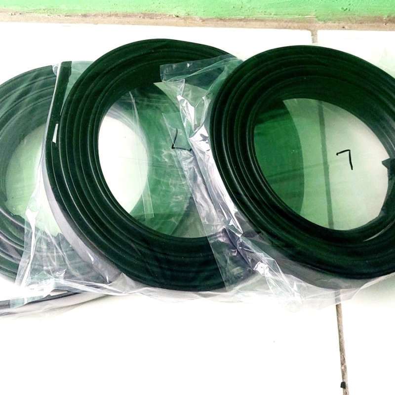 Jual KARET LIST ATAP/LIST MOULDING ROOF/KARET ROOF fortuner old 2005 ...