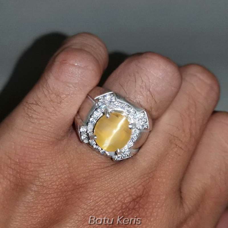 Bahan Batu Mata Kucing