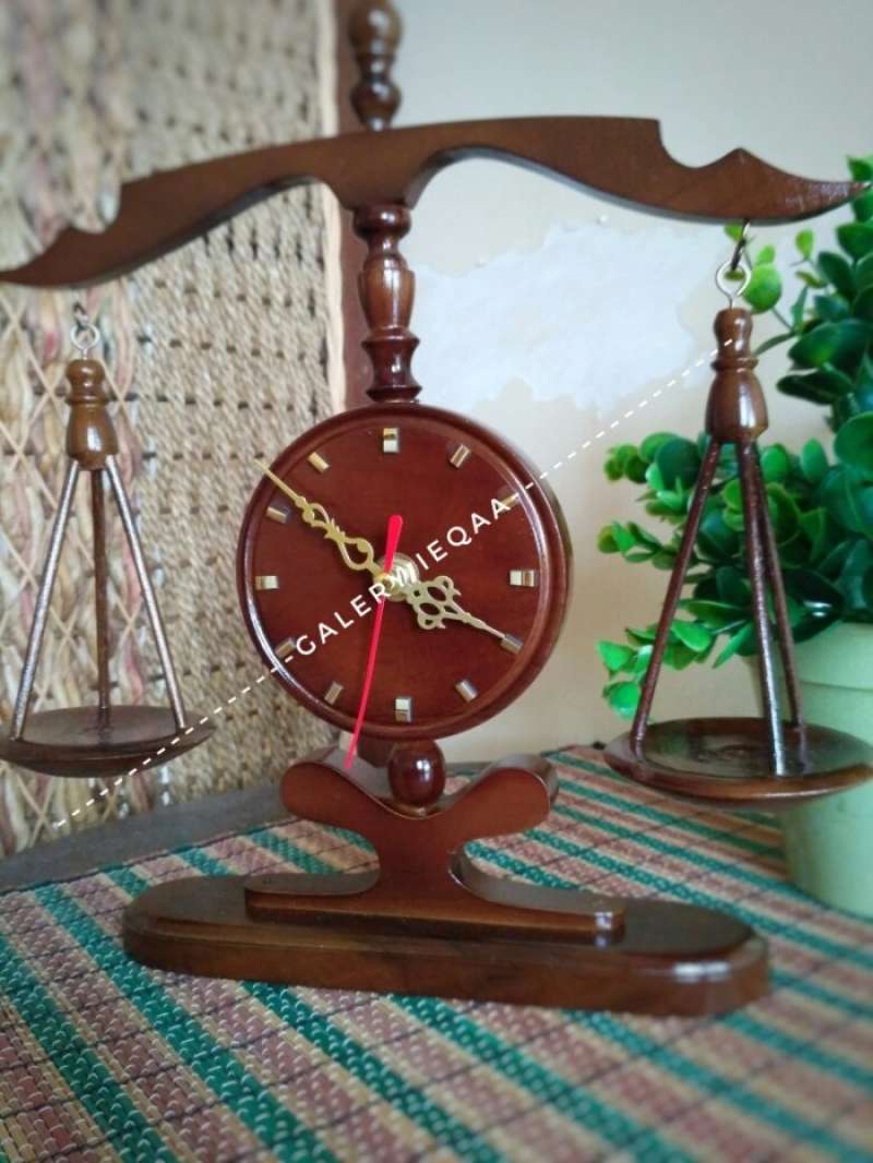 Promo Jam Meja Kayu Jati Bentuk Timbangan Diskon 7% Di Seller Sinar ...