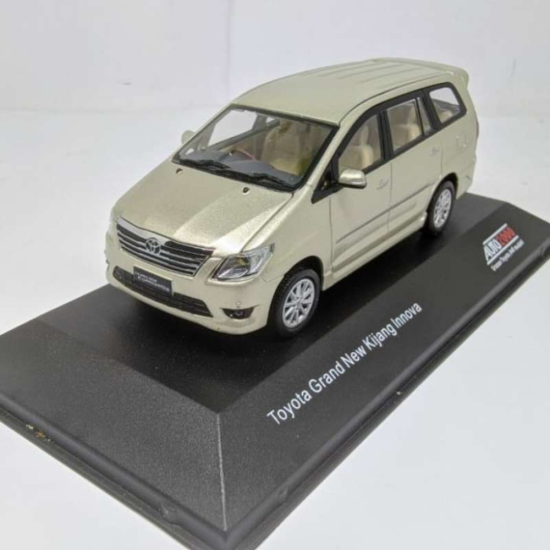 Promo Miniatur Mobil Innova - Diecast Toyota Kijang Innova Harga Murah ...