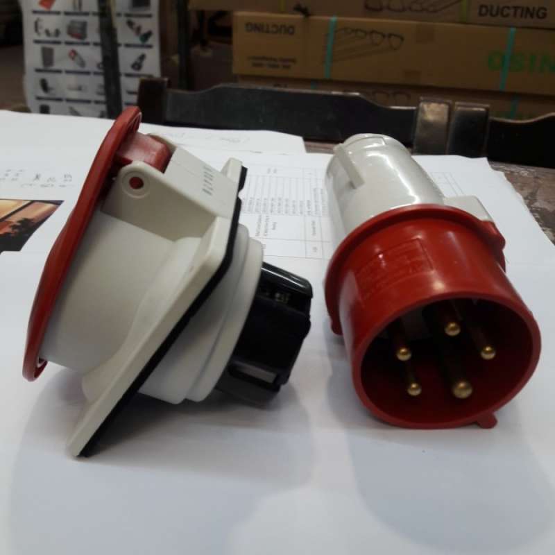 Promo Satu Set Panel Mounting 32A 3Phase 5Pin Legrand Ip44 Diskon 10% ...