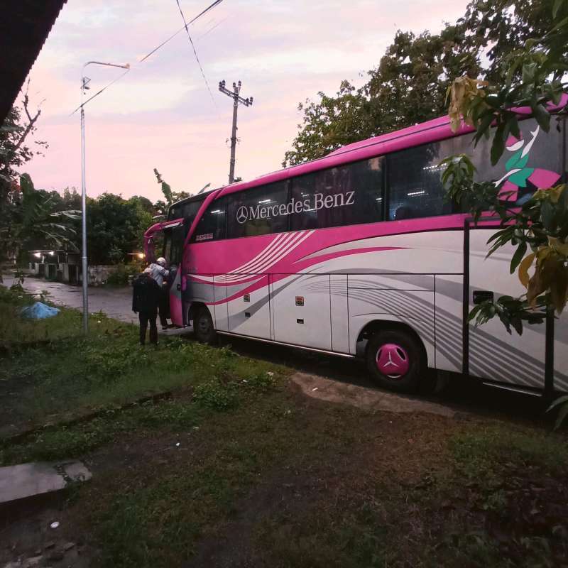Jual Sewa Medium Bus 40 Seat di Seller WBA Trans, Tour and Travel ...