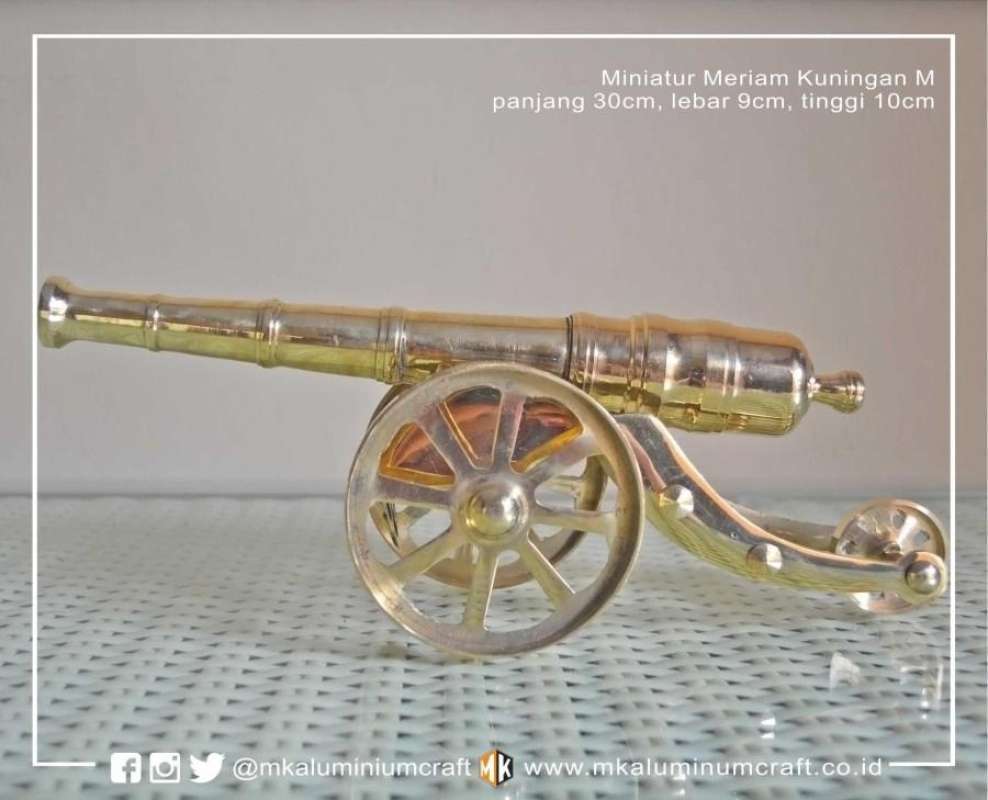 Jual Miniatur Meriam - Cannon - Kuningan Ukuran Tanggung M - 30x9x10 Di ...