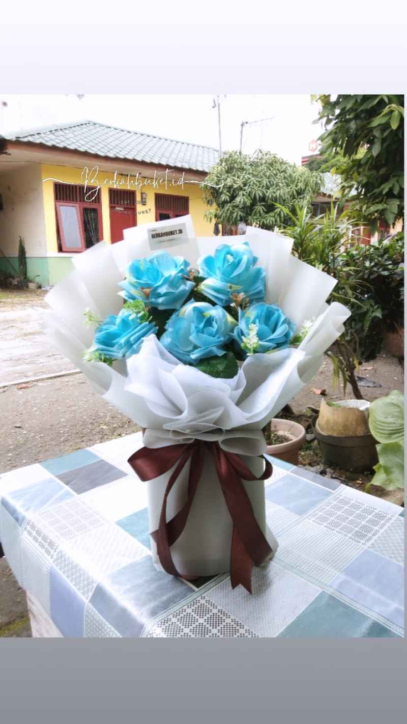 Jual Buket Bunga Cantik 3 Cover Putih (Bisa Request PO) (Hadiah Wisuda ...