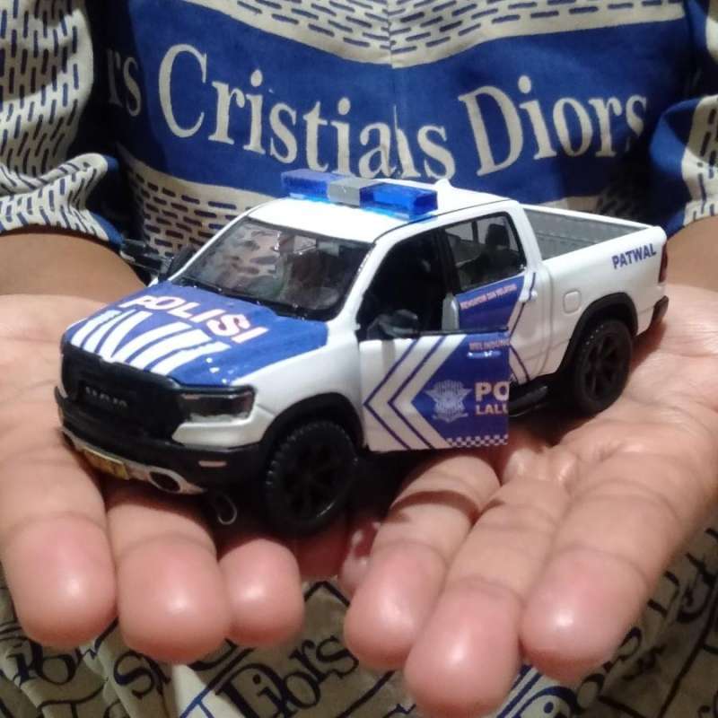 Jual Diecast Pickup Double Cabin Custom Polisi Indonesia Patwal Livery ...