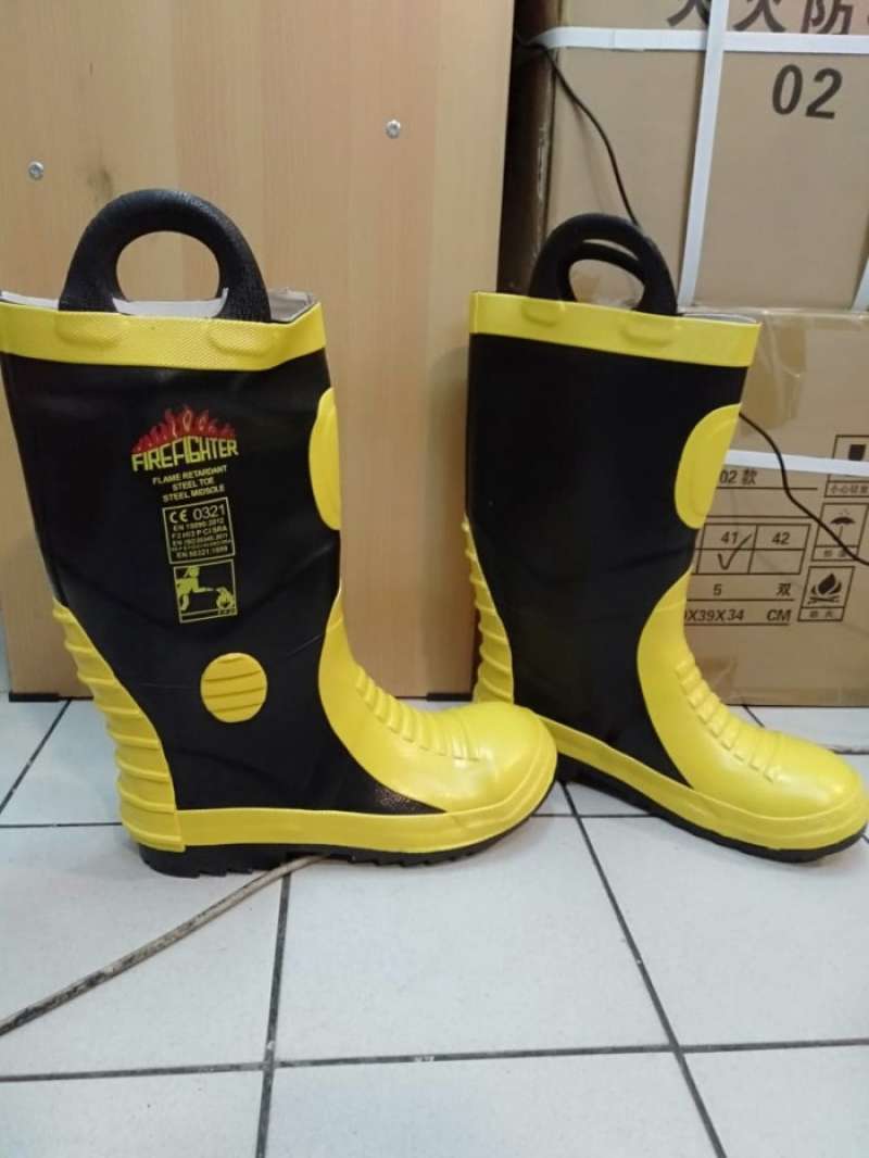 Jual Sepatu Boots / Sepatu Pemadam Fire Fighter - Mirip Harvik - Hitam ...