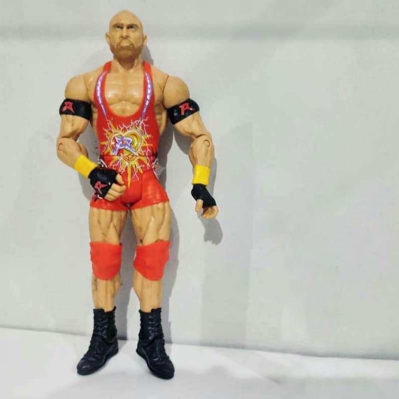 Jual mainan figure wwe ryback wwe wrestling series 84 smackdown basic ...
