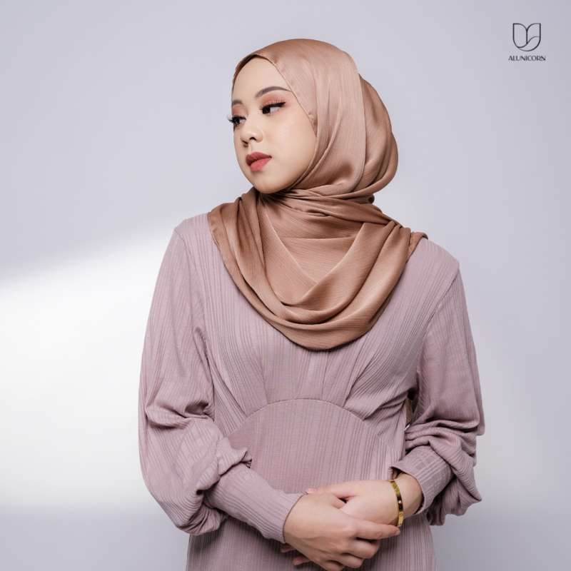 Tutorial Pashmina Tanpa Jarum, Mudah Banget! - Blibli Friends