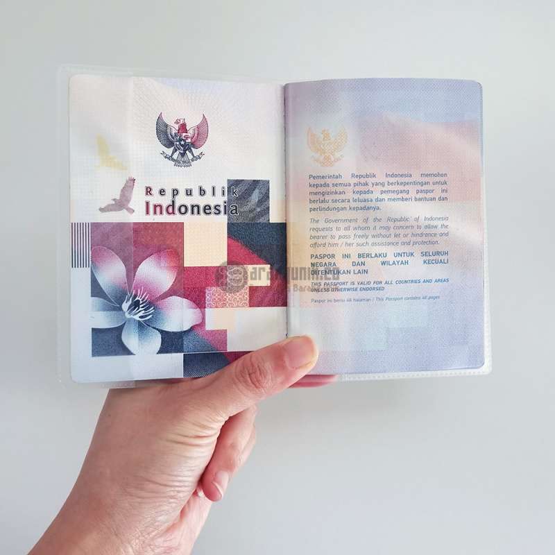Jual Sampul Passport Cover Bening Luarnya Dengan Kantong Kartu Lapisan ...