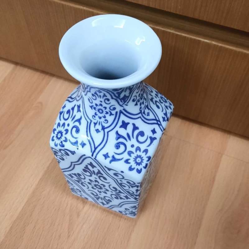 Jual Vas Bunga Keramik Model Kotak Ukuran Tinggi 20cm Di Seller Monero ...