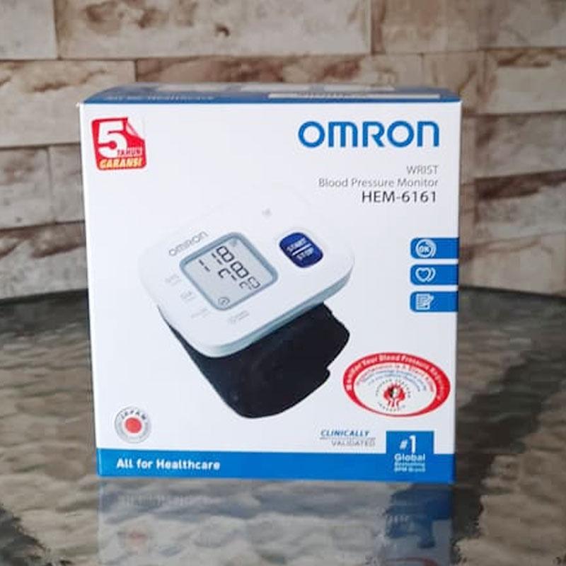 Jual Omron HEM-6161 Pergelangan Tangan Wrist Blood Pressure Tensimeter ...