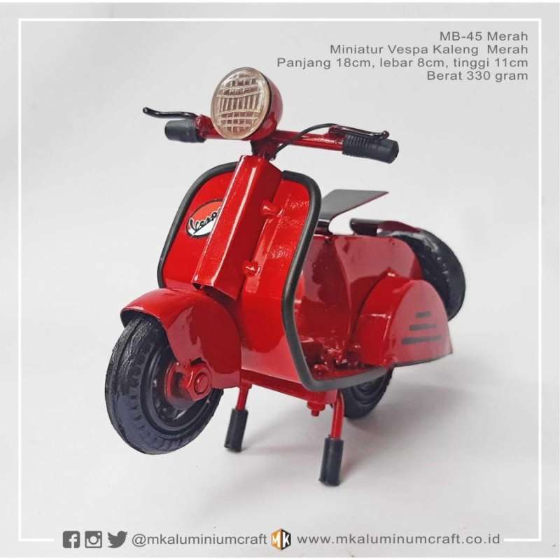 Jual Miniatur Sepeda Motor Vespa Jadul Bahan Logam Kaleng warna Merah ...