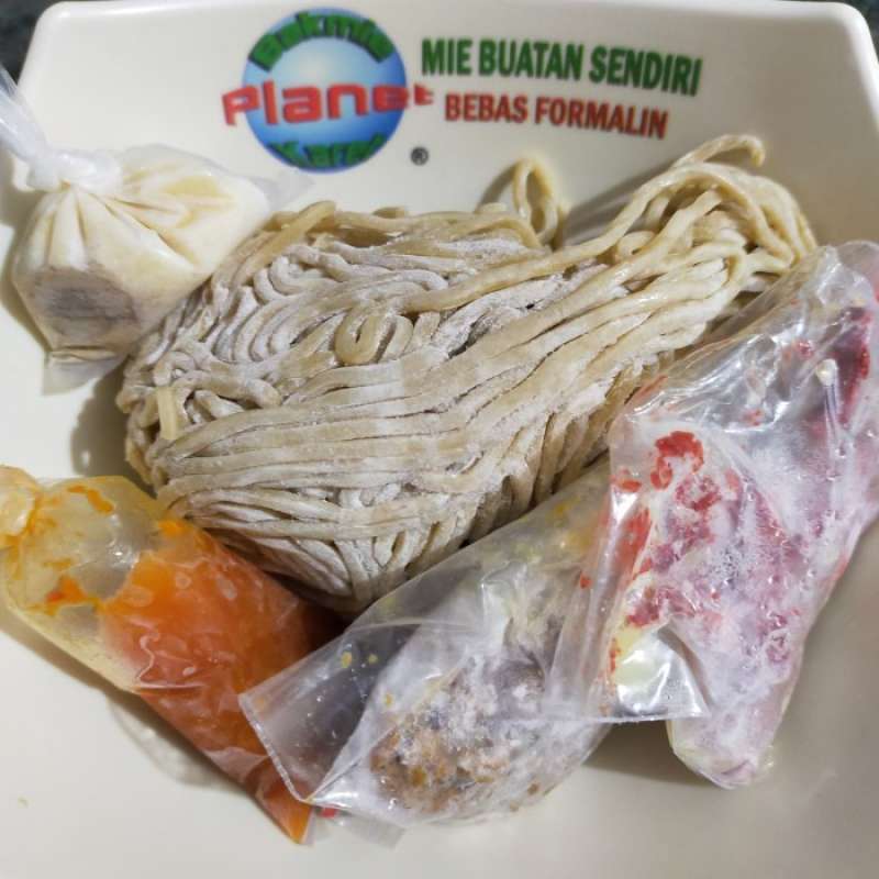 Jual Bakmi Karet Planet Paket Mie Goreng Frozen Babi Merah + Cincang di Seller Bakmi Karet ...