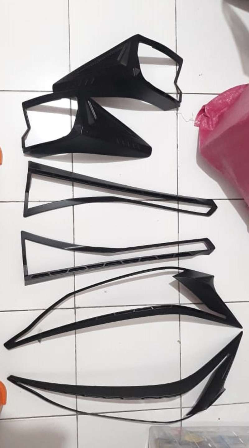 Jual Paket Garnish Lampu Depan Belakang All New Veloz 2021 2022 Up Hitam Doff - Hitam Doff di ...