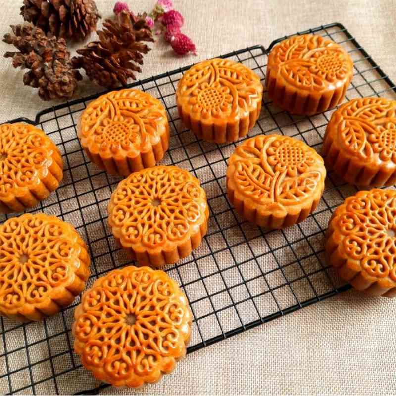 Jual Mooncake Durian Filling / Moon Cake Kue Bulan Durian Telur Asin di ...