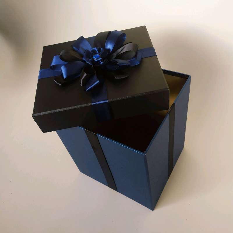 Jual Kotak Kado/kemasan Box/gift Box/box Karton/box Souvenir 20*18*24 ...